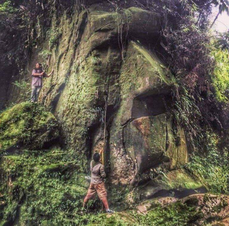 El enorme «Rostro de Harakbut» encontrado en medio de la selva ...
